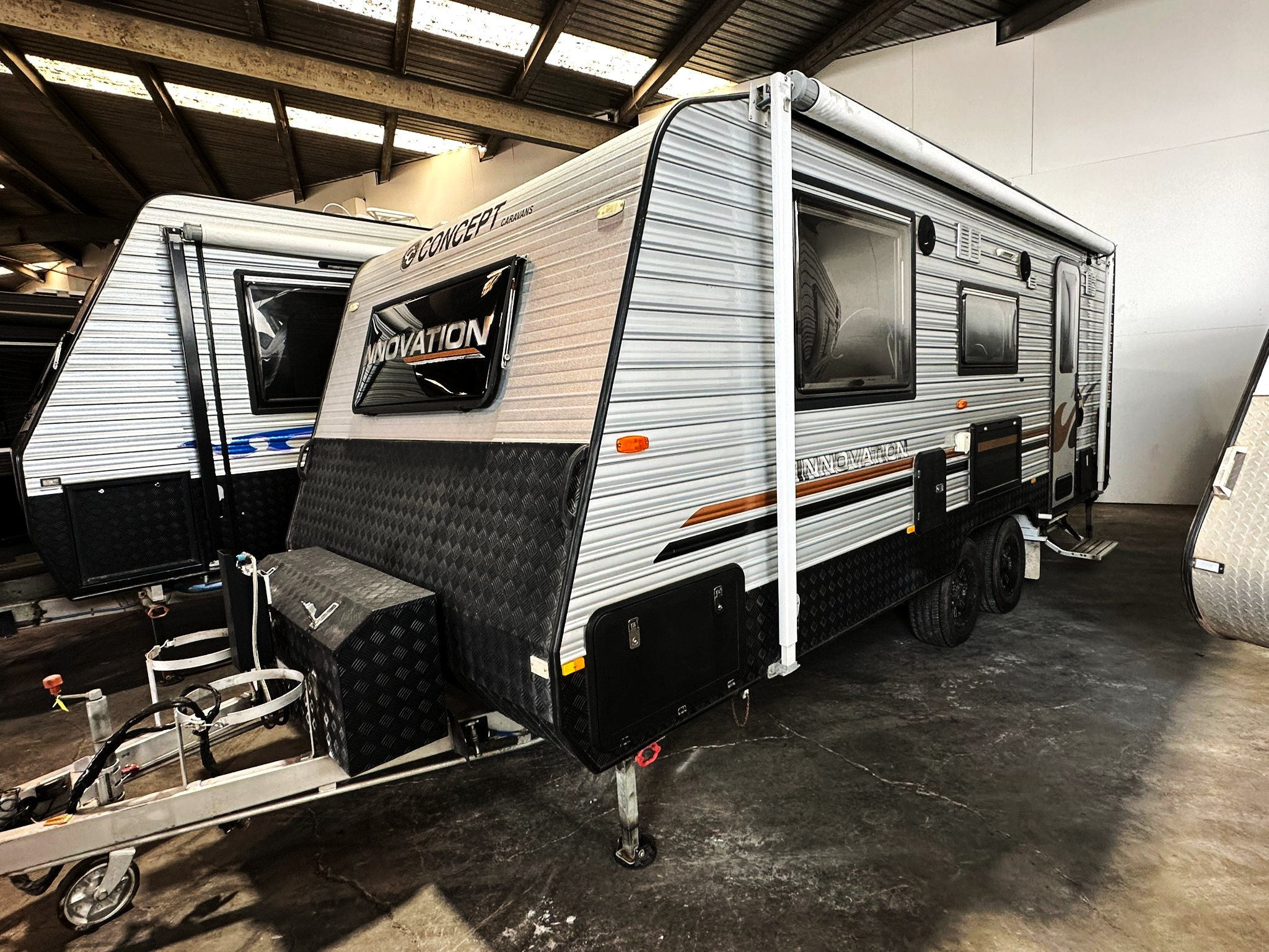 2017 Concept Innovation SEMI OFF-ROAD / TWIN AXLE / FULL ENSUITE ...